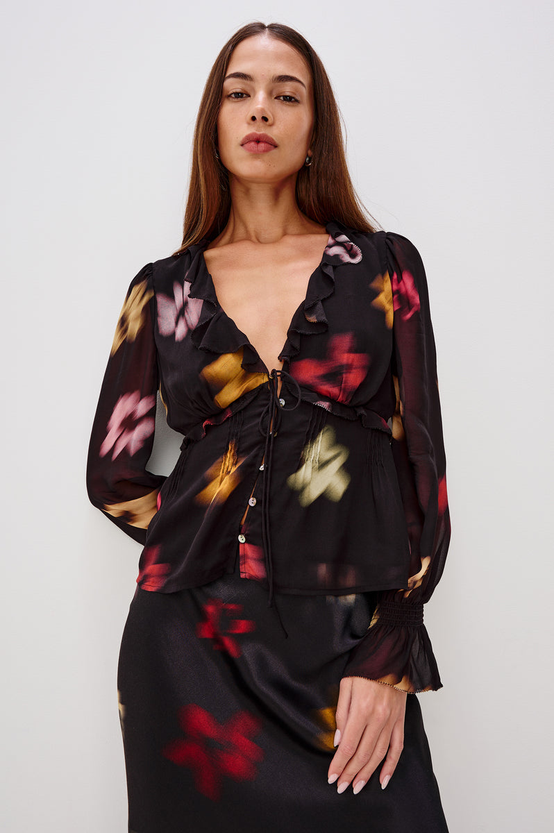 ALIXA TOP - ONYX BLURRED FLORAL – Rails EU