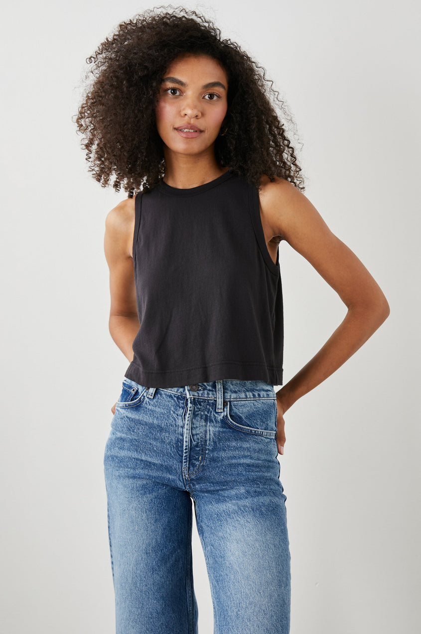 THE BOXY TANK - BLACK – Rails EU