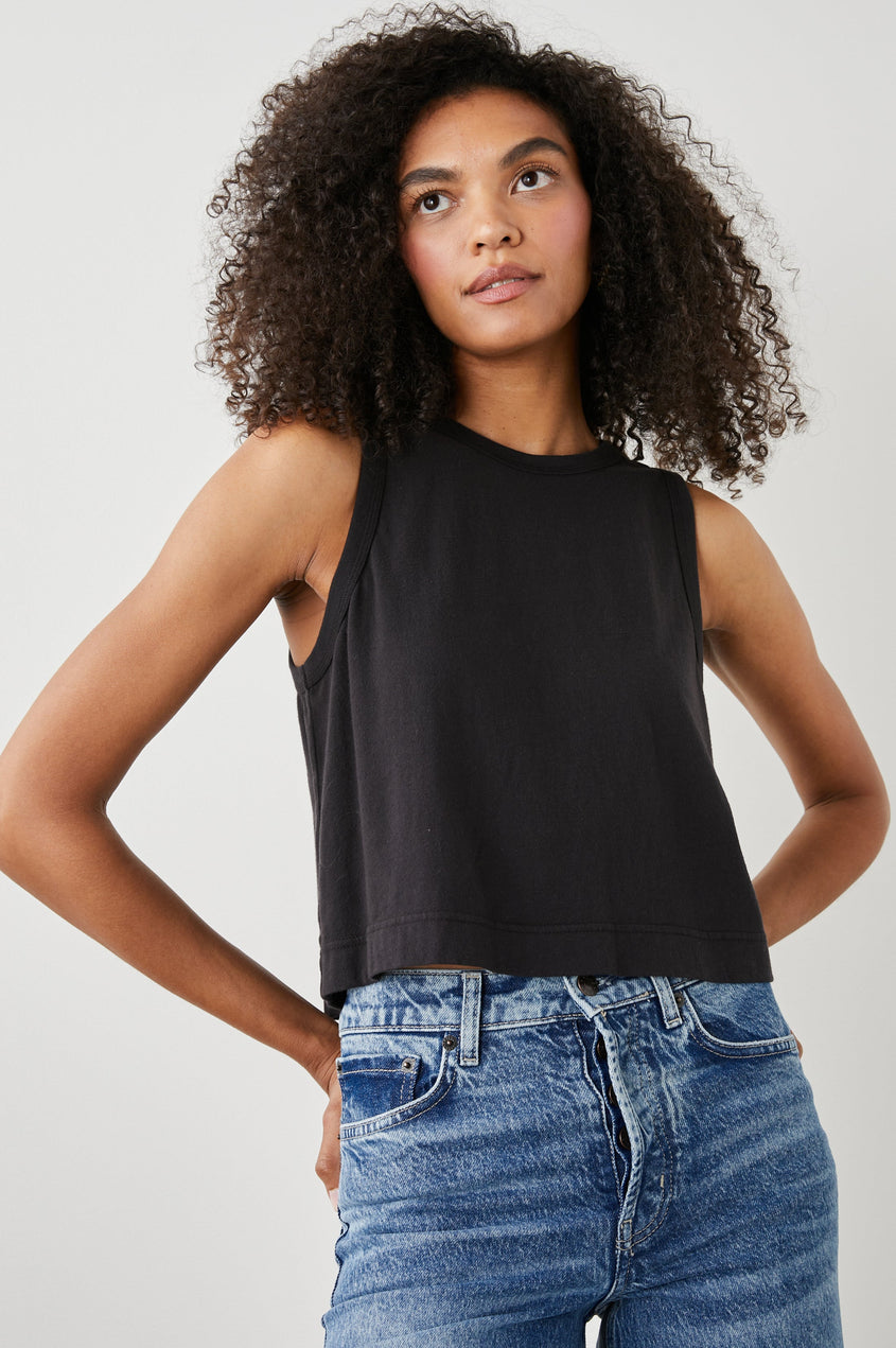 THE BOXY TANK - BLACK – Rails EU